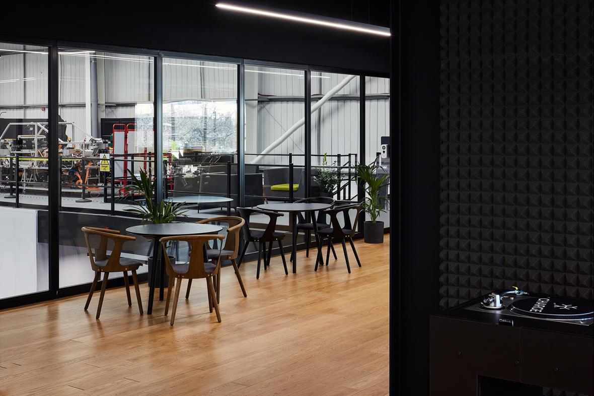 What made this project… Charge Cars by Most Architecture | Features ...